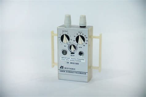 Medtronic 5880a Demand Pacemaker C 1970s — Agent Gallery Chicago