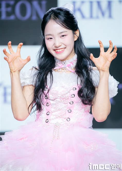 포토 김태연 아기 호랑이 매력