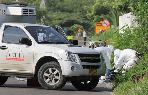 불에 탄 남자의 시신과 여자의 시신이 보고타 남쪽에서 발견되었습니다 Infobae