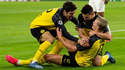Borussia Dortmund 2 1 Psg Erling Haalands Double Gives Dortmund Edge