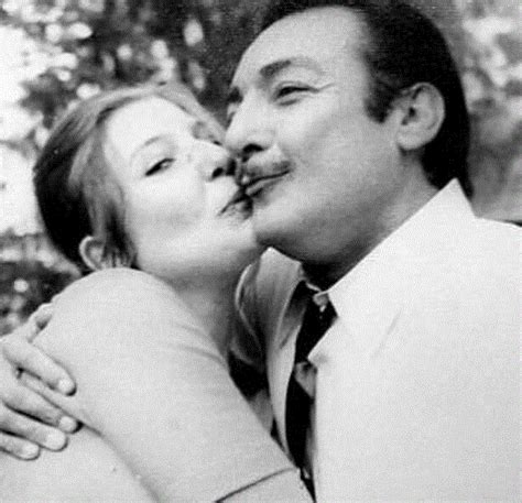 شاهد الفنان الراحل أحمد دياب مع أم ابنه قسمت رشدى أباظة اليوم السابع