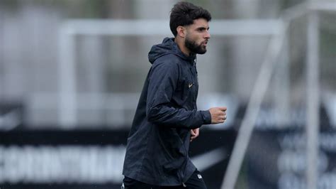 Escalação Corinthians Faz último Treino Antes De Enfrentar Athletico