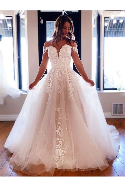 Off Shoulder V Neck Tulle Lace Wedding Dress With Long Train 231