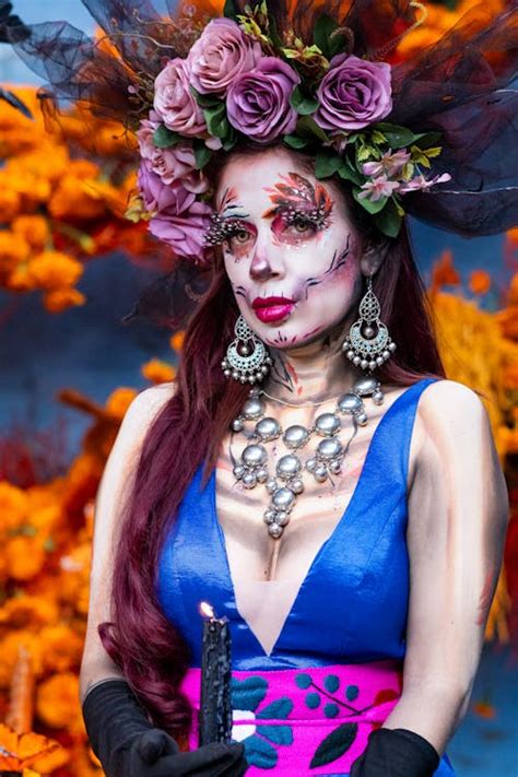 Calavera Catrina 가을 구슬 목걸이 귀걸이 꽃 머리 장식 다채로운 디아 데 로스 미아 테스 떨어지다 메이크업 아트 멕시코 멕시코 문화 멕시코