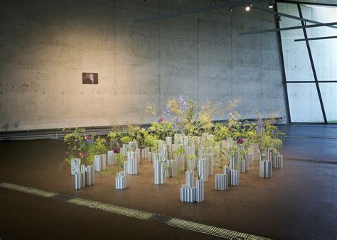 Poznati Dizajneri Zahi Hadid Posvetili Cvjetnu Instalaciju Dom Info