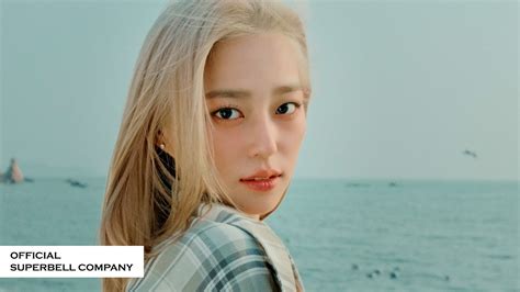 ييون عضوة فرقة Clc تصدر فيديو كليب أغنية انطلاقتها المنفردة Strange Way