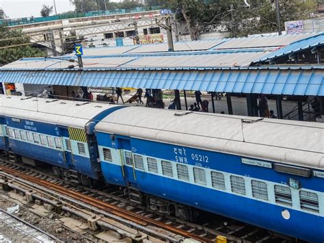 New Delhi Railway Station Asias Largest Solar Powered Rail Network