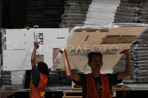 Logistik Pemilu Di Surabaya ANTARA Foto