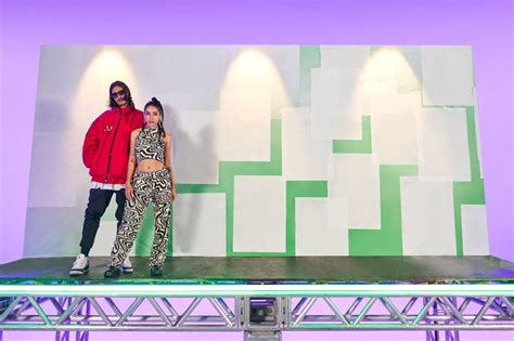 La argentina Maria Becerra presenta el video oficial de No Eres Tú Soy