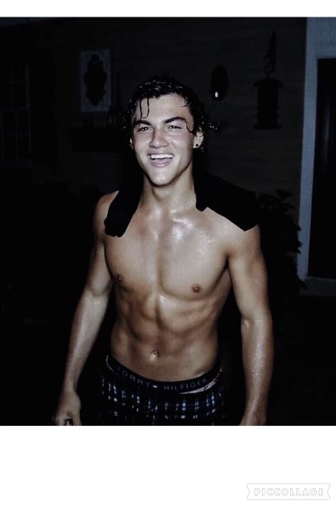 Pin By Yessica Diaz On Dolan Twins Dolan Twins Twins Guys