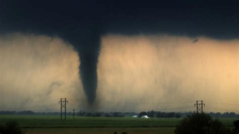 10 Of The Most Terrifying Tornadoes In History
