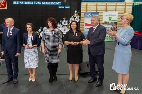 Odznaczenia I Medale Dla Nauczycieli Z Okazji Dnia Edukacji Narodowej