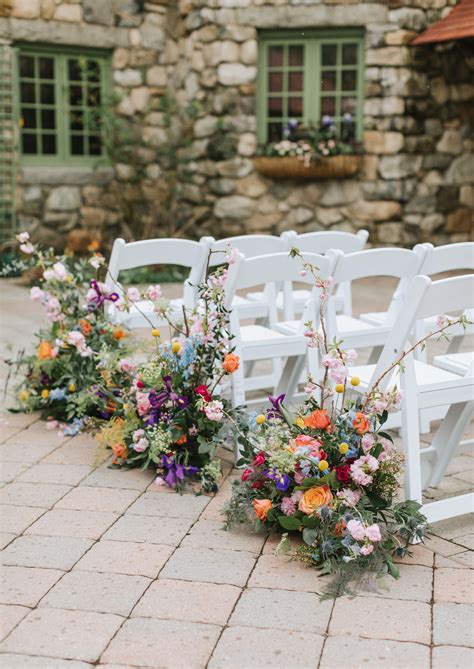 This Wildflower Wedding Uses Pressed Florals and Lush Arrangements to ...