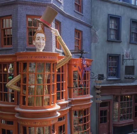 Lego Harry Potter 76422 Diagon Alley Weasleys Wizard Wheezes And