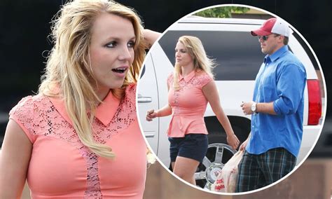 Britney Spears Flaunts Her Legs In Tiny Shorts While On Grocery Run