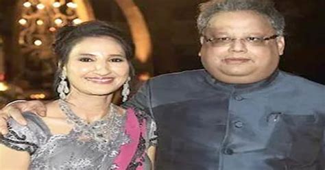 Rakesh Jhunjhunwalas Wife Loses Rs 800 Crore As Her Biggest Stock Bet