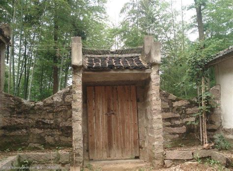 农家小院大门造型最大气的农家小院大门自建住宅院墙大门图片大山谷图库