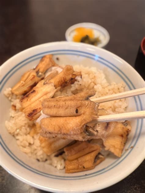 「お食事処 大たに」さんの“あなご丼” レンタルきもの みやじま小町【公式】～世界遺産 宮島で着物・浴衣をレンタルして観光を100倍