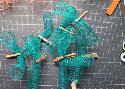 Spiral Deco Mesh Wreath Tutorial Step By Step