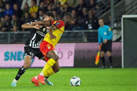 Ligue 1 Lens Enfonce Angers Et Sinstalle Confortablement Sur La