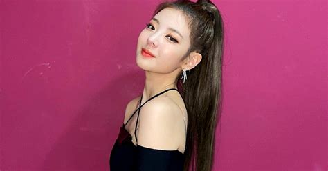 Karena Alasan Kesehatan Lia Itzy Umumkan Akan Hiatus