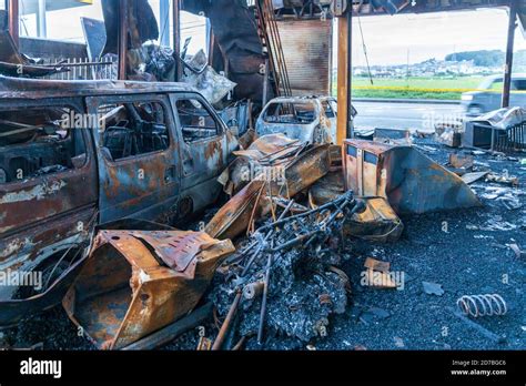 Mangled Car Hi Res Stock Photography And Images Alamy