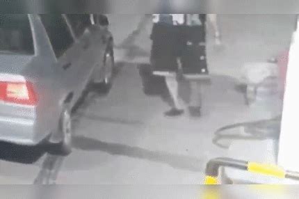 吉林男子凌晨时分开进加油站 趁加油员睡觉偷偷加了油就跑 开进 时分 吉林