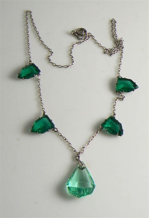 Vintage Sterling Silver Art Deco Emerald Green Glass Necklace