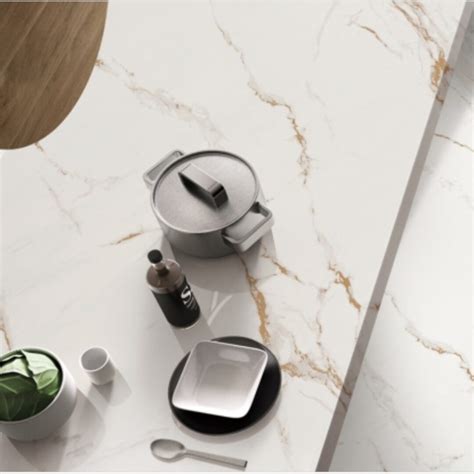 Apolo White Stone Market Sv