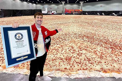 Pizza Hut tan dünyanın en büyük pizzası Pazarlamasyon