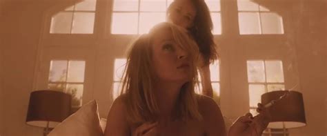 Uma Thurman Maggie Q The Con Is On American Asian Porn XHamster