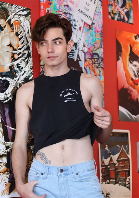 Eli Bennet Photo 4