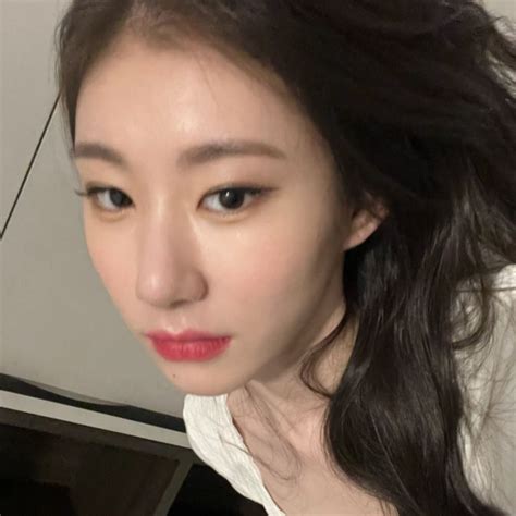 Chaeryeong Selca Icon Kpop Itzy Pfp Kpop Kpopicons In 2022 Itzy