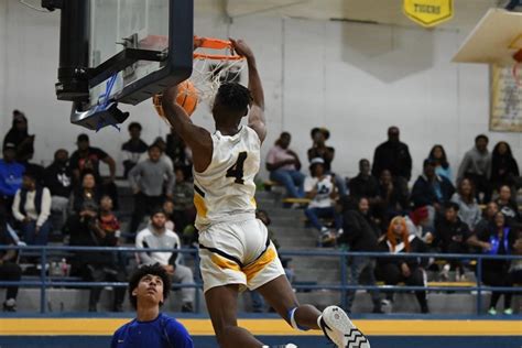 Cougars Blow Out St Pauls The New Old North