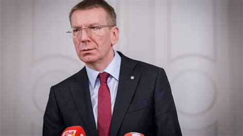 Рінкевичс про присутність України та Європи за столом переговорів