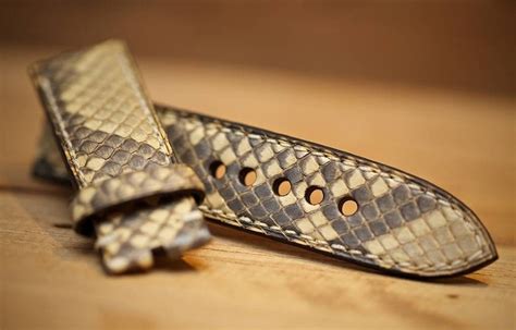 Guide Des Bracelets De Montre En Cuir De Serpent Python Cobra Et