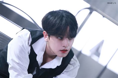 Oneus Magazine Ep59 Malus Visual Film Behind Ravn Kpopping