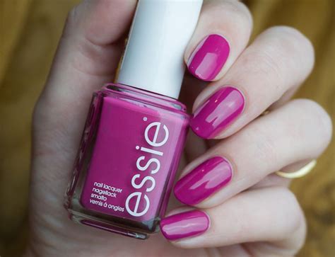 Essie Swoon In The Lagoon Swatch Essie Nail Colors Essie Summer