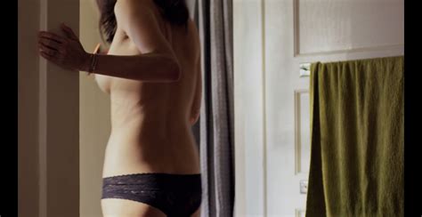 Lina Esco Nue Dans Flaked