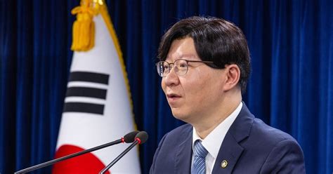 기자간담회에서 발언하는 김소영 금융위 부위원장