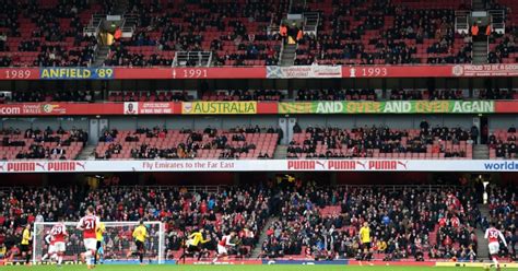 Arsene Wenger Fails To Explain Empty Seats At Arsenal Football365