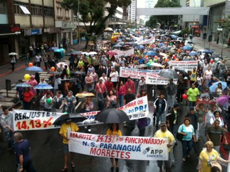 G1 Professores estaduais protestam por melhores salários no Paraná