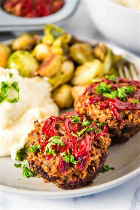 Easy Bite Sized Meatloaf Muffins Recipe With Oatmeal Adventures Of Mel