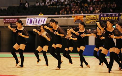 朝日新聞デジタル：埼玉県立入間向陽高等学校 踊る高校生の祭典「全国高校ダンスドリル選手権大会」（1589） 写真特集