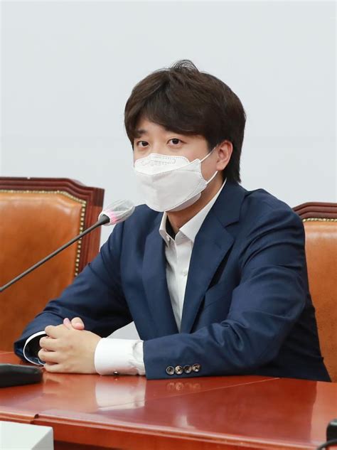 이준석 통일부·여가부 잇단 폐지론에 뭇매 “부족한 역사의식·이상한 젠더감성” 아주경제