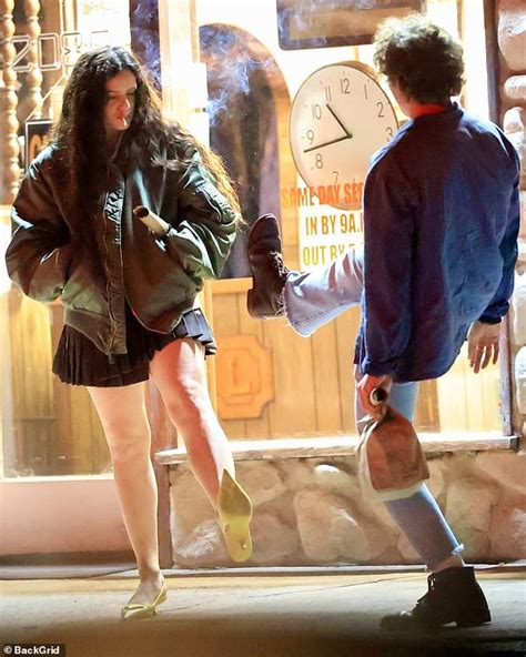 Shameless Star Jeremy Allen White And New Girlfriend Rosalia Turn Up