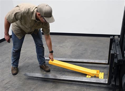 2 Way Fold Down Steel Bollard Lift Truck