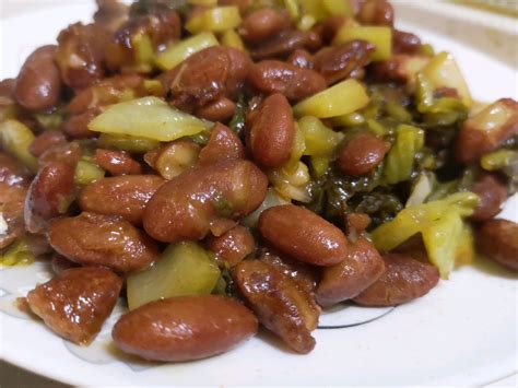 红豆炒酸菜 酸菜炒红豆 大山谷图库