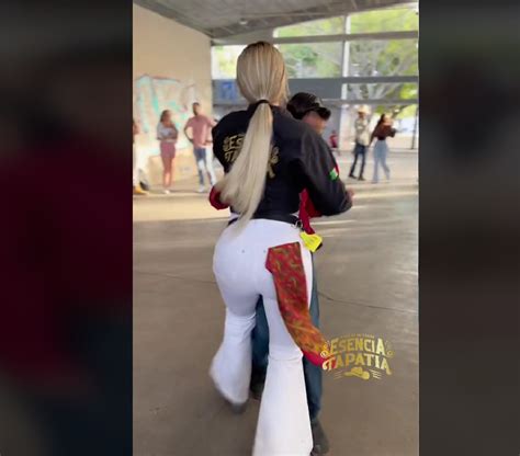 Maestra De Baile Causa Sensación En Tiktok Por Sus Videos