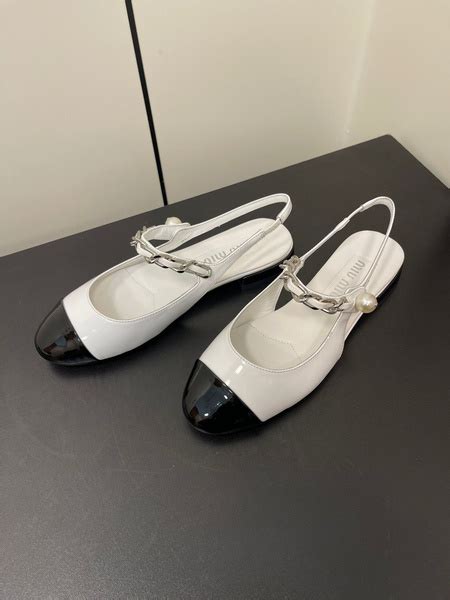 Сандалии Miu Miu купить с доставкой по выгодным ценам в интернет магазине Ozon 1532623062